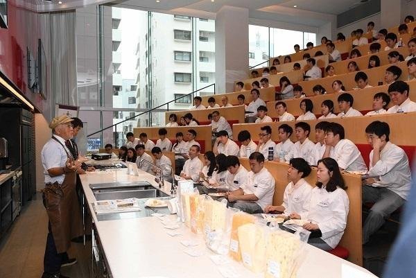 7 USDEC strategies opening doors in China and Japan for U.S. dairy farmers